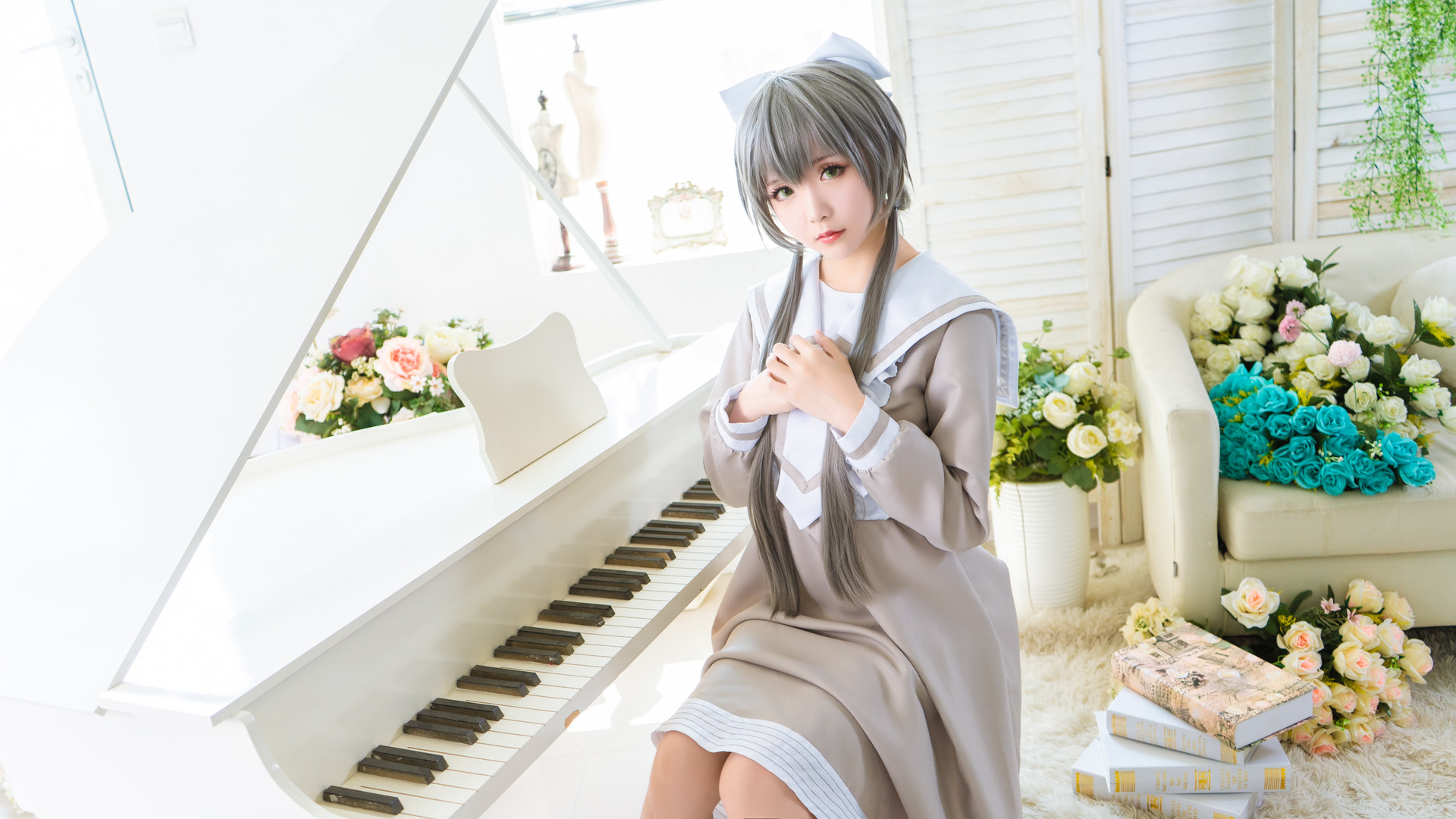 Paranoia: Deliver Me Cosplay Album - Keymailer